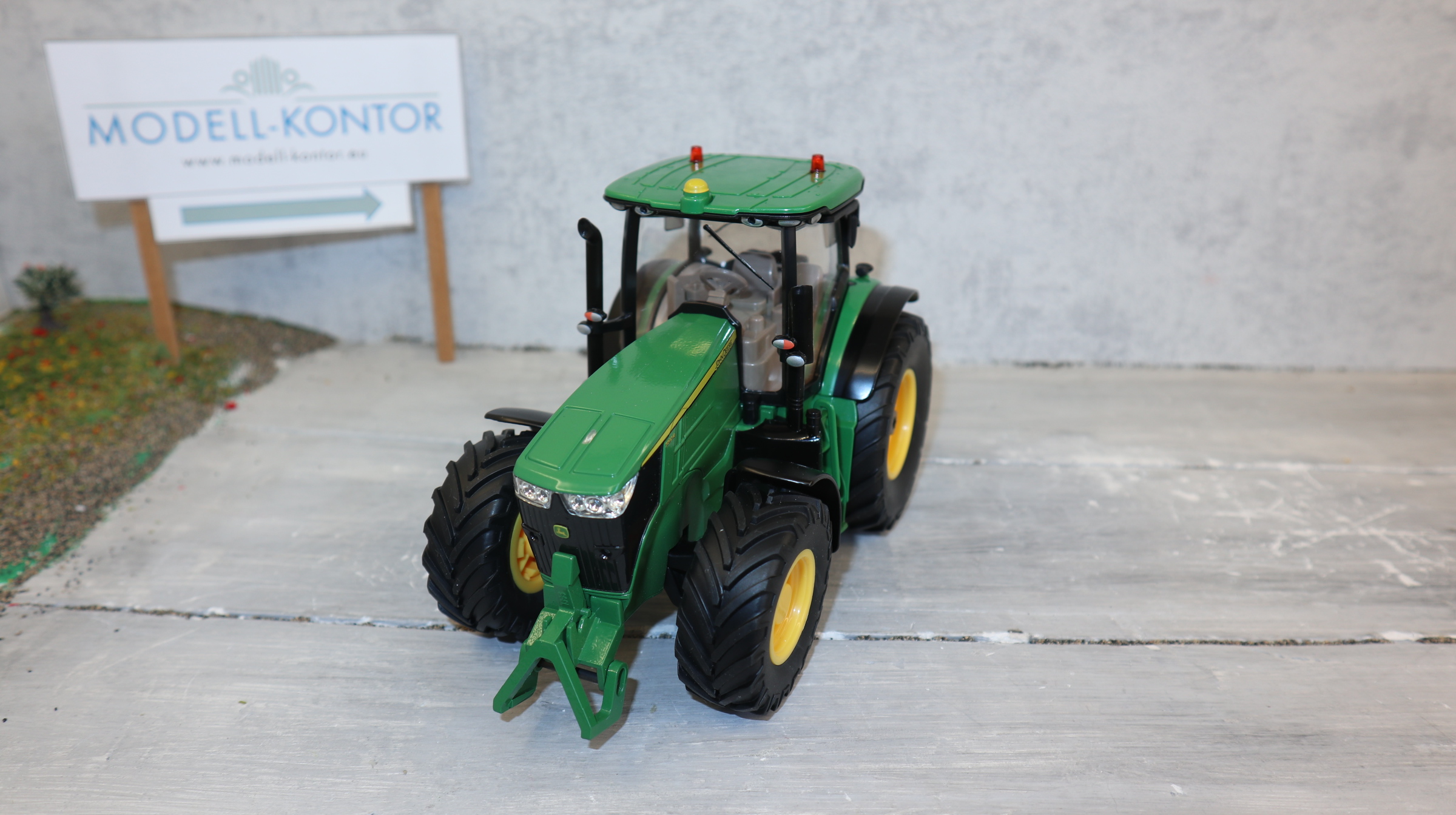 Siku Control 6735 in 1:32, John Deere 7290R mit Doppelreifen und App ...